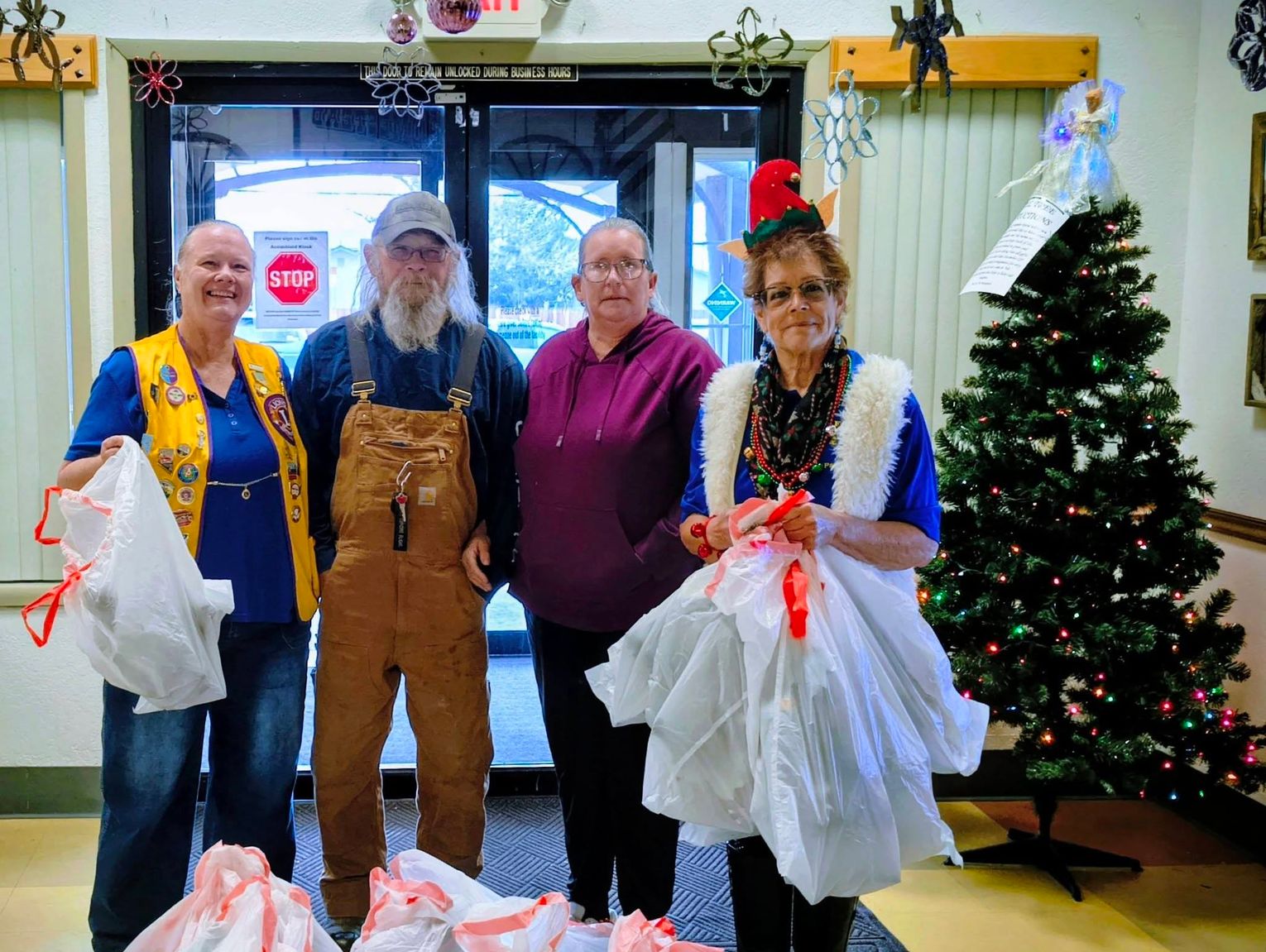 Fallon Lions Deliver Holiday Comfort Through Lily’s Trees